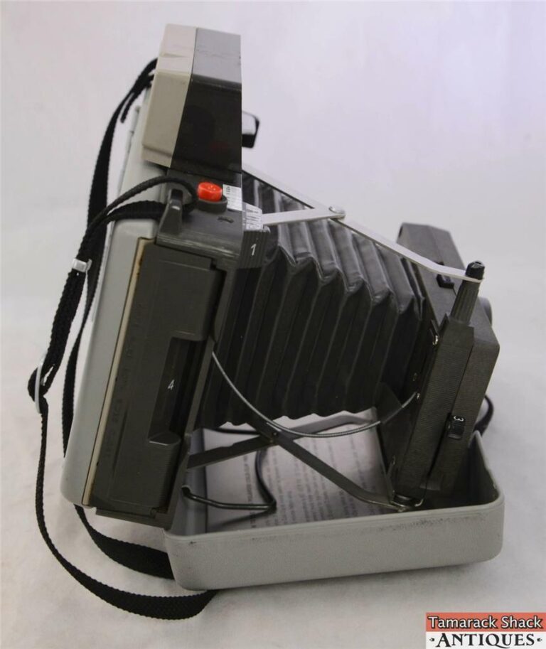 Vintage Gray Polaroid Automatic 320 Land Camera Flash 5 Bulbs & 8 Cubes ...