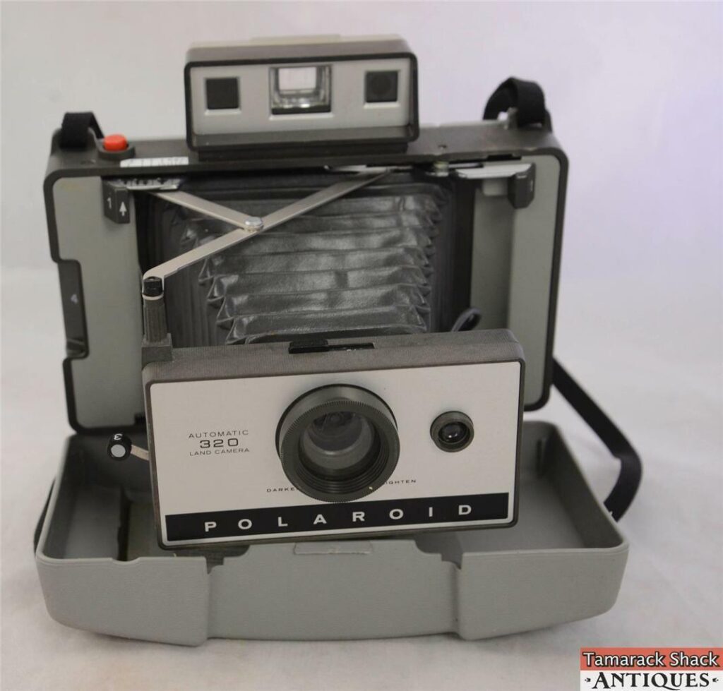 Vintage Gray Polaroid Automatic 320 Land Camera Flash 5 Bulbs & 8 Cubes ...
