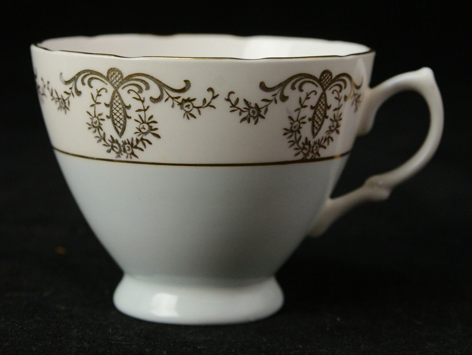 VTG 8 piece Royal Vale Ridgway Potteries 7654 Blue Cup & Saucer Set ...